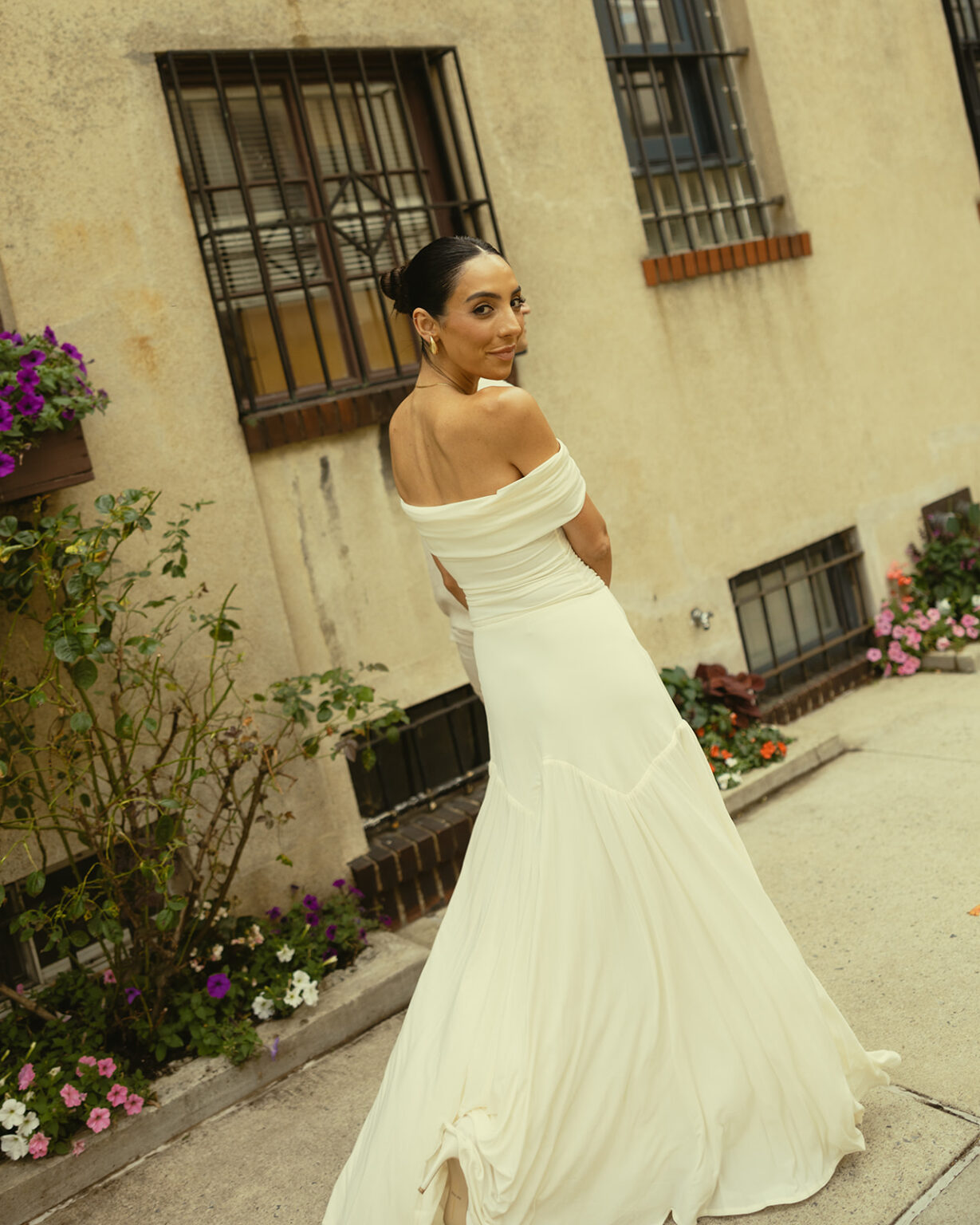 A Stylish New York Engagement Session at Greenwich Village ...